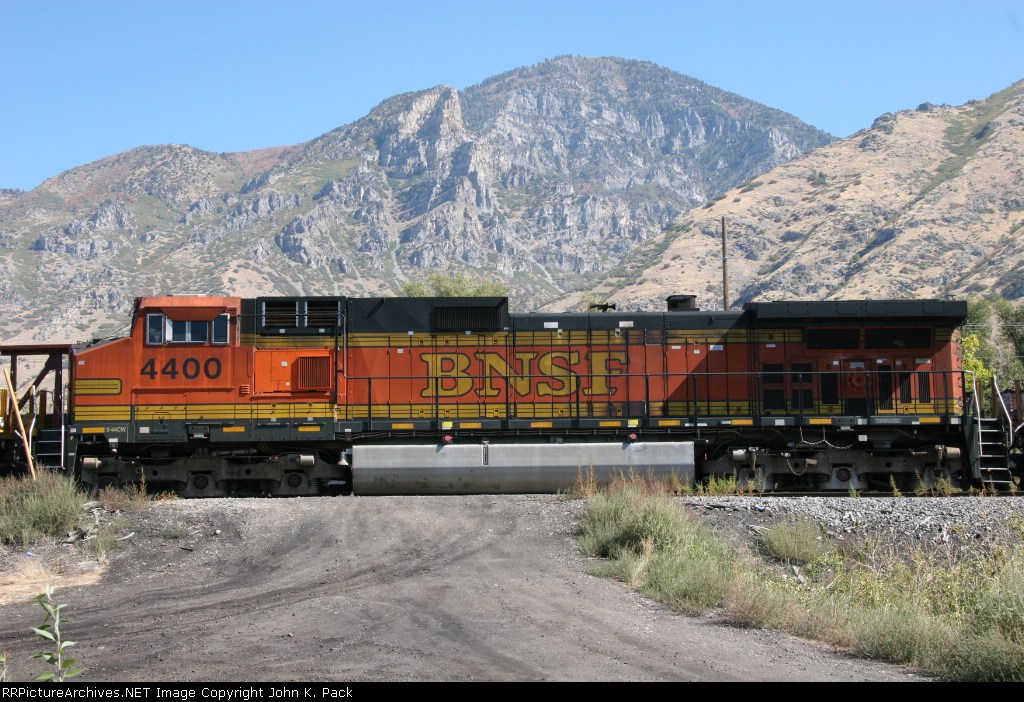 BNSF 4400